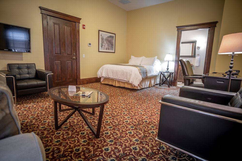 The Hackett Hotel - Marietta, OH