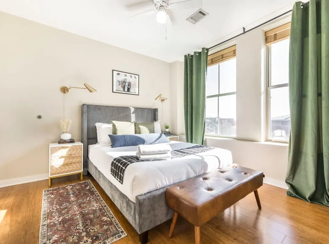 Modern Comfort And Cultural Charm - Chic Music-inspired Retreat - Macon, GA