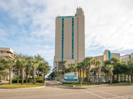 Ocean Views And Resort-style Amenities - Charming Coastal Retreat - Myrtle Beach