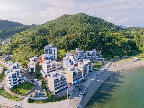 Geoje Island Ttowareu Kids Pool Villa & Pet-friendly - Geoje-si