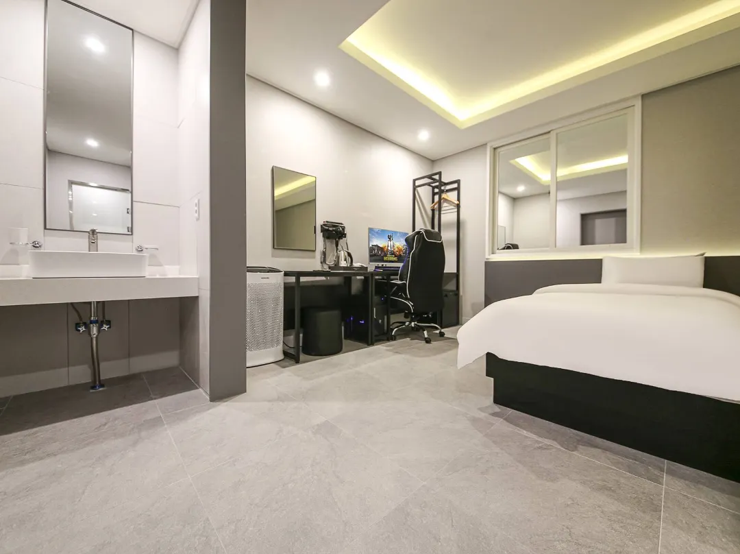 Chungju Modern Gray Hotel - Chungju