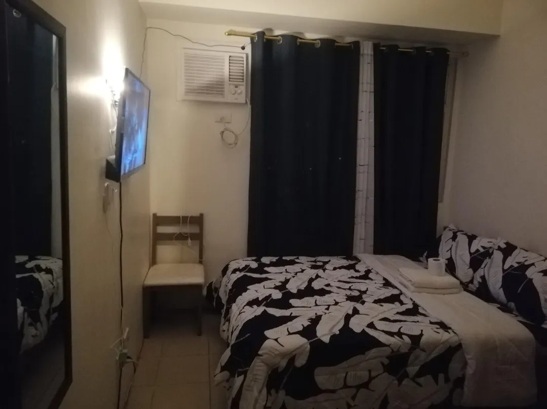 No. 24 Mack's Awesome Place + Netflix+unliwifi - Makati