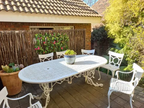 The Suite: Luxury One Bedroom Furnished - Bloemfontein