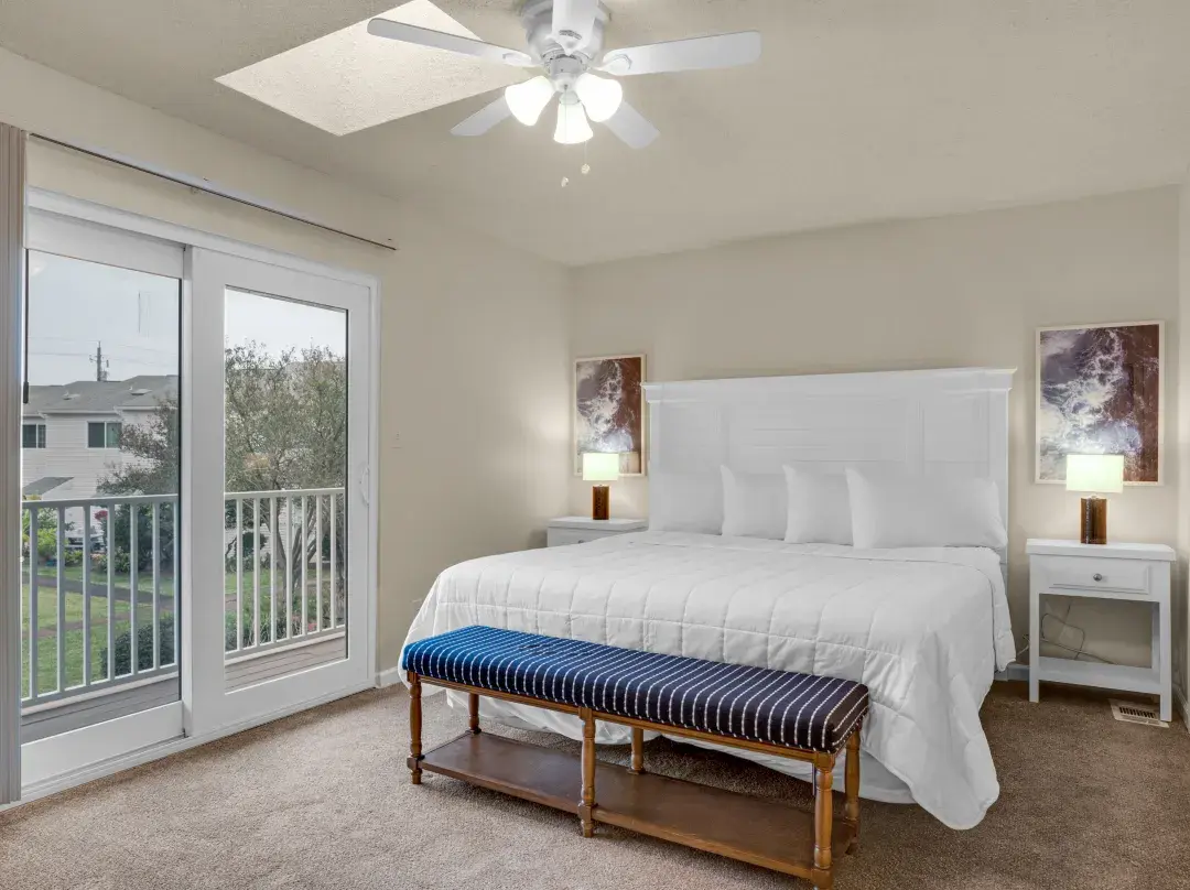 Elegant Kitchen And Balcony Overlooking Pool - Charming Coastal Haven - Miramar Beach, FL