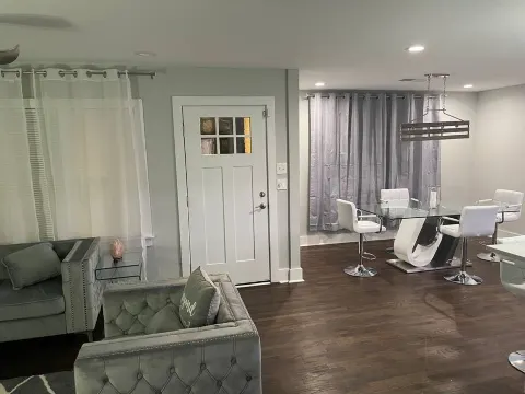 Inviting Home With Modern Amenities - Charming Cozy - Atlanta, GA