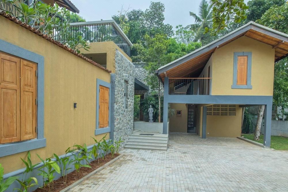 Villa Ananta - 2 Bedrooms With Jacuuzi - Hikkaduwa