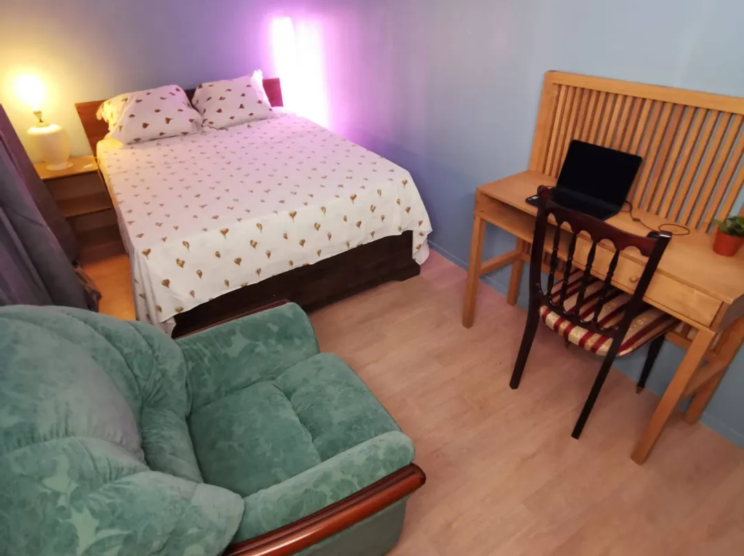 Une Chambre Bleu No 1 - Colombes