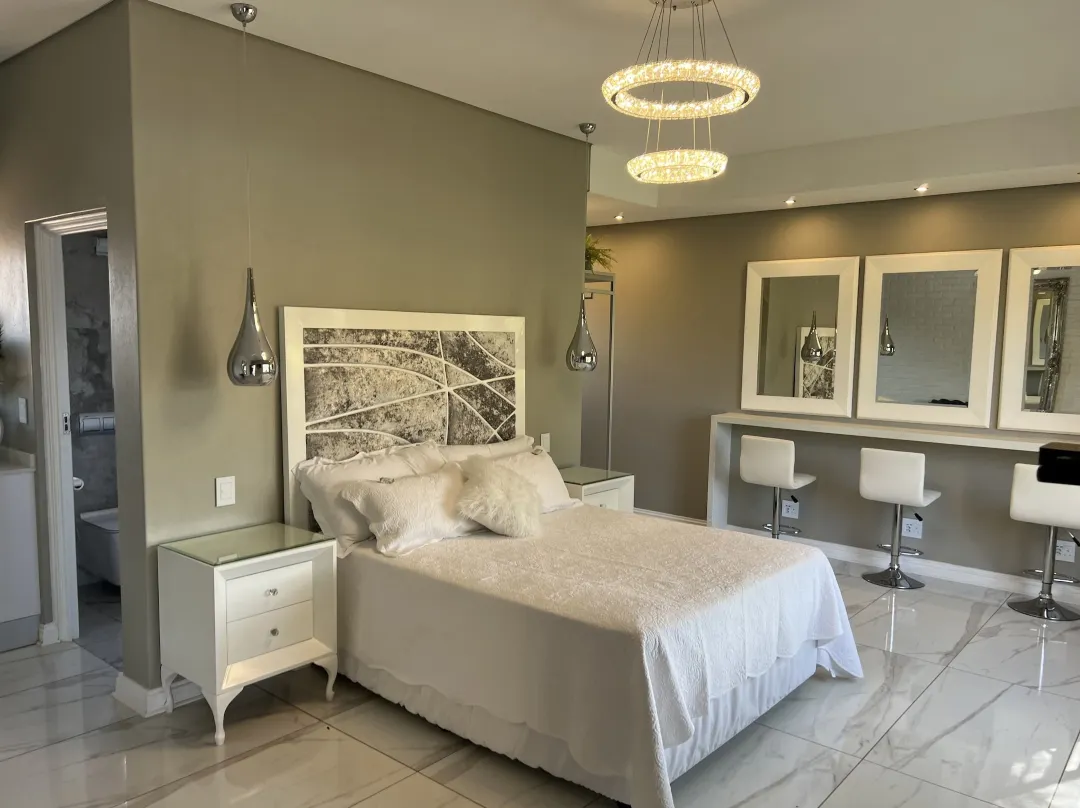 Swan Lake Suites - Kempton Park