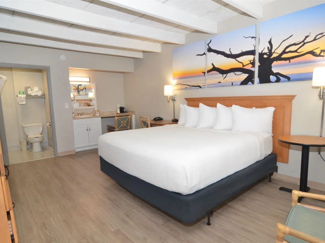 Days Inn & Suites By Wyndham Jekyll Island - Jekyll Island, GA