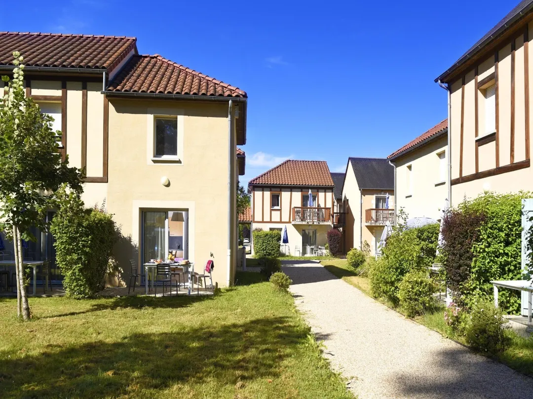 Apartment In France With Pool Views - Montignac