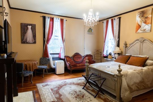 Whole Hearts Bed And Breakfast - Greer, SC