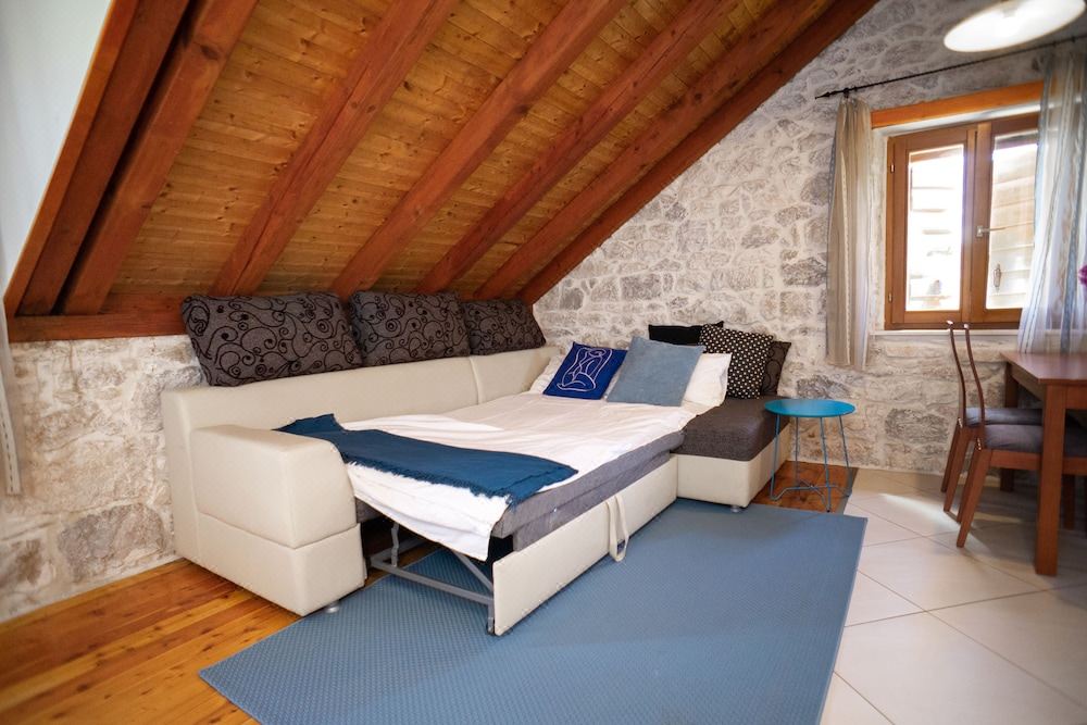 Apartments And Rooms Marino - Okrug Gornji