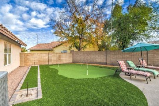 Route 66 Oasis in Downtown Gilbert with Heated Pool & Mini Golf : Avis ...