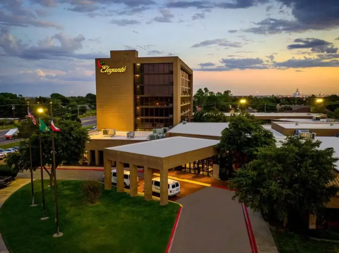 Mcm Elegante Hotel - Odessa, TX