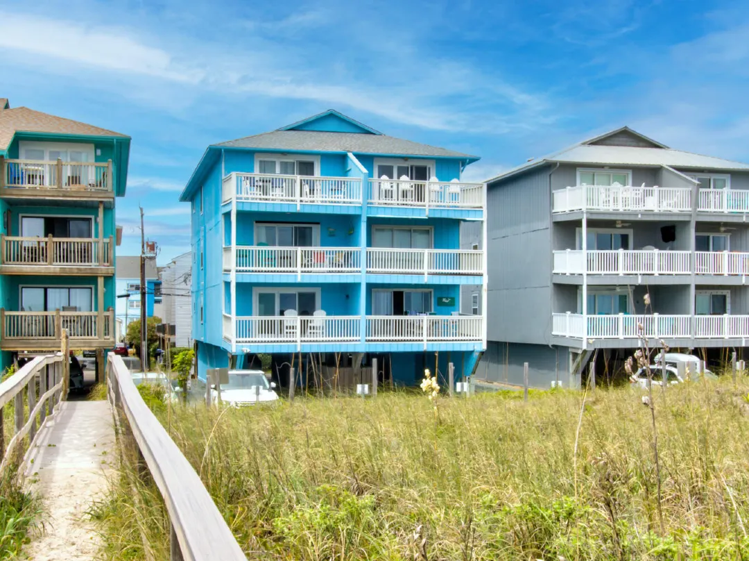 Oceanfront Access And Gorgeous Interior - Charming Coastal Retreat - Southport, NC