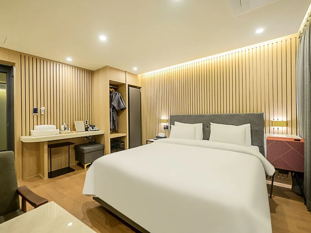 Mokpo H Avenue Hotel Peace Plaza - Mokpo