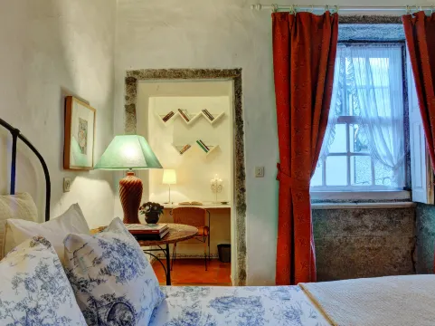 Independent Apartment N 2 In An Old Mansion Located By The Mouth Of Douro River - Porto