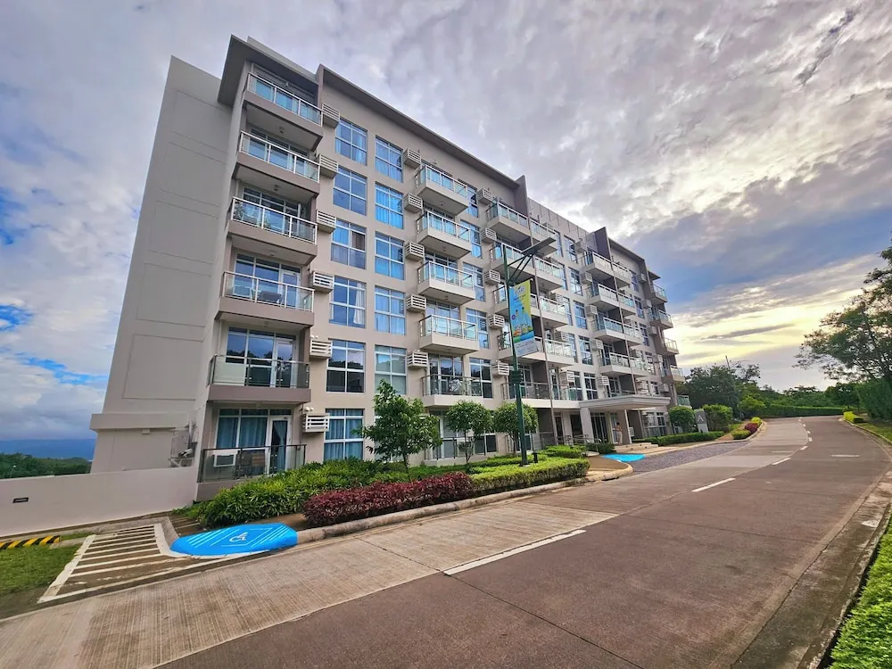 Evelyn's Azure Escapes At Boracay Newcoast - Malay