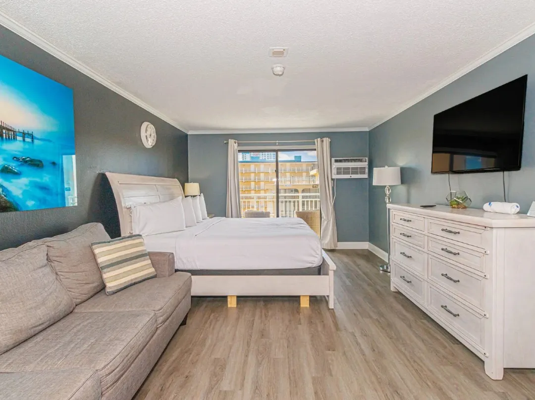 Partial Ocean View And Relaxing Balcony - Beautiful Coastal Retreat - Garden City, SC