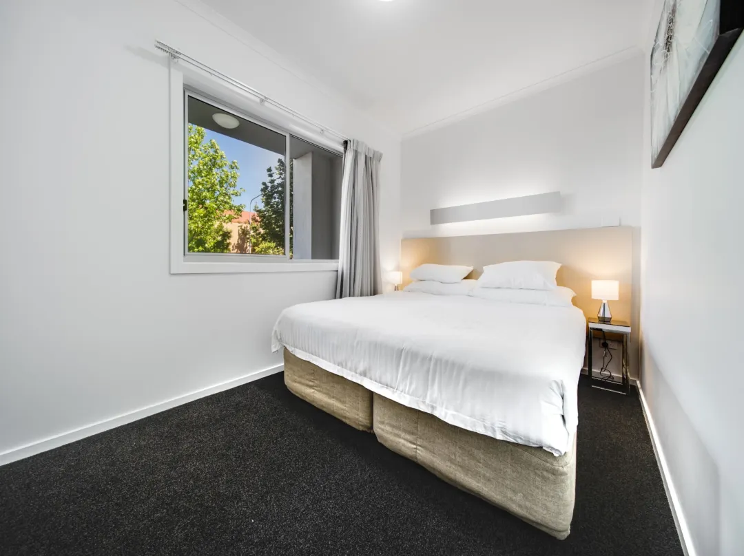 Spacious 2-bed Conveniently By Lake Tuggeranong - Canberra