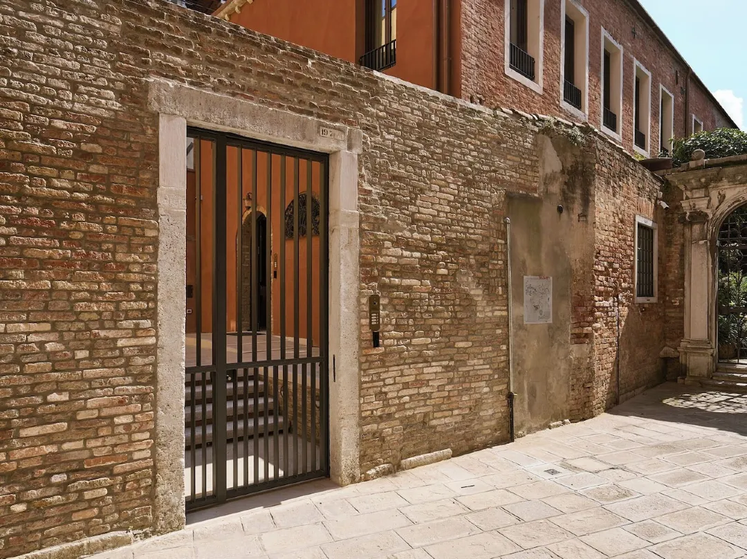 San Polo Palace 1976 - Venecia