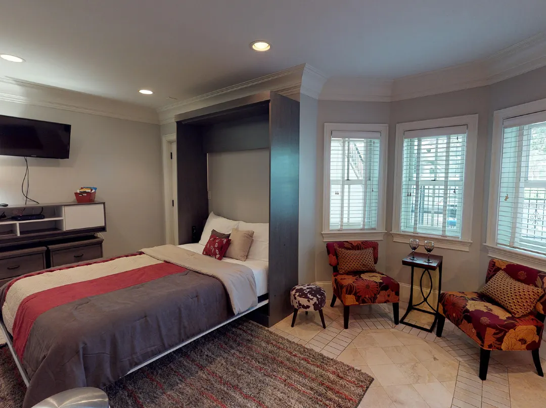 Heated Pool Access And Forsyth Park Views - Charming Oasis - Savannah, GA