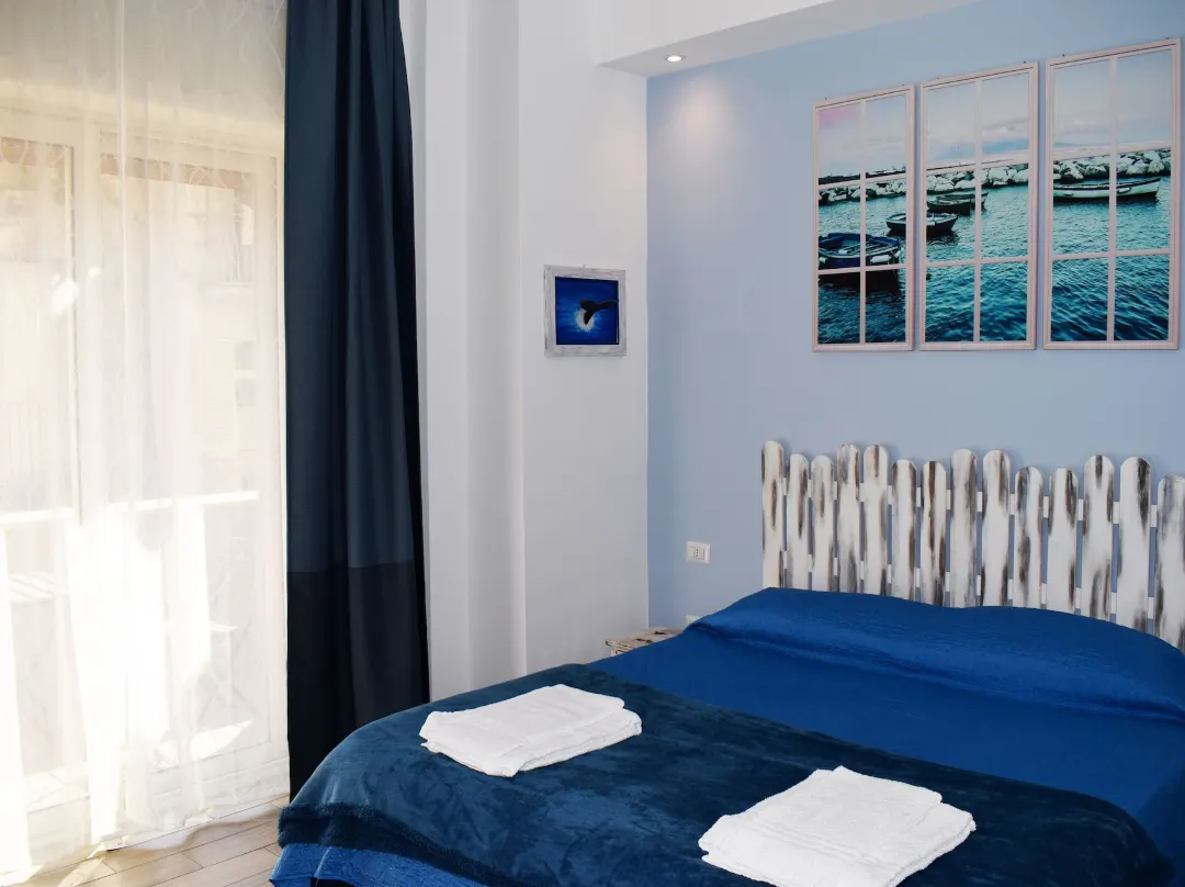 Neapolis Pie, Stanza Mare - Неаполь