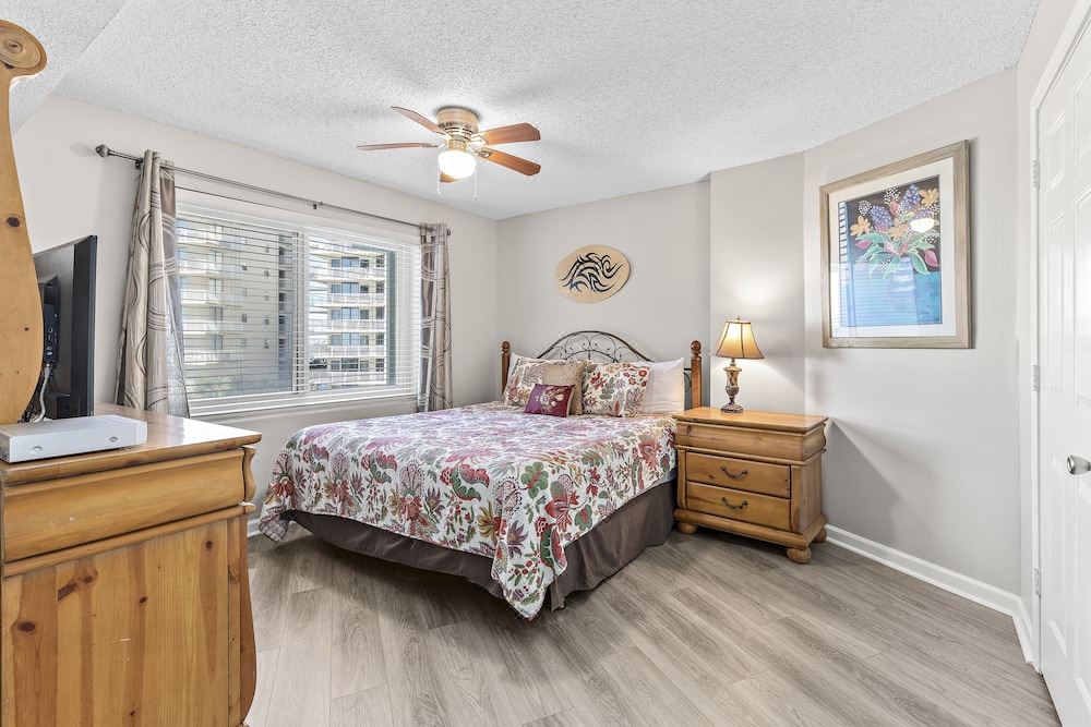 Tradewinds Condos By Hosteeva - Gulf Shores, AL
