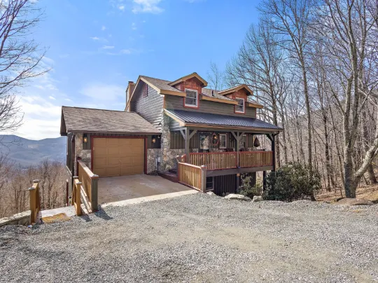Breathtaking Mountain Views And Spacious Deck - Charming Mountain Retreat - Beech Mountain, NC