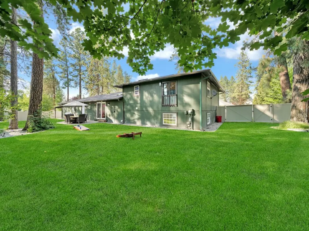Huge Yard, Foosball, Bbq, And Cozy Vibes - Serene Spacious Haven - Coeur d'Alene, ID