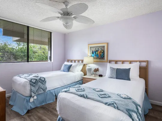 Spacious Lanai With Partial Ocean Views - Inviting Island Retreat - Hawaii