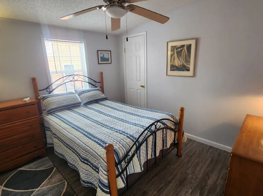 Soothing Outdoor Shower And Screened Porch - Charming Coastal Sanctuary - Ocracoke, NC