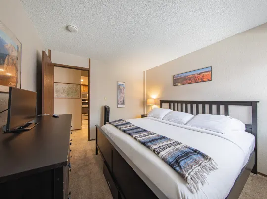 Ski In Ski Out Access And Cozy Clubhouse Amenities - Stunning Family Retreat - Brian Head, UT