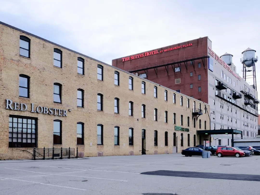 Historic Charm And Close To Attractions - Gorgeous Modern Retreat - Duluth