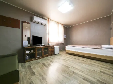 Donghae Royal Motel - 울진군