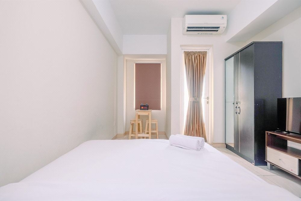 Simply Good Studio Room At Springlake Summarecon Apartment - Bekasi