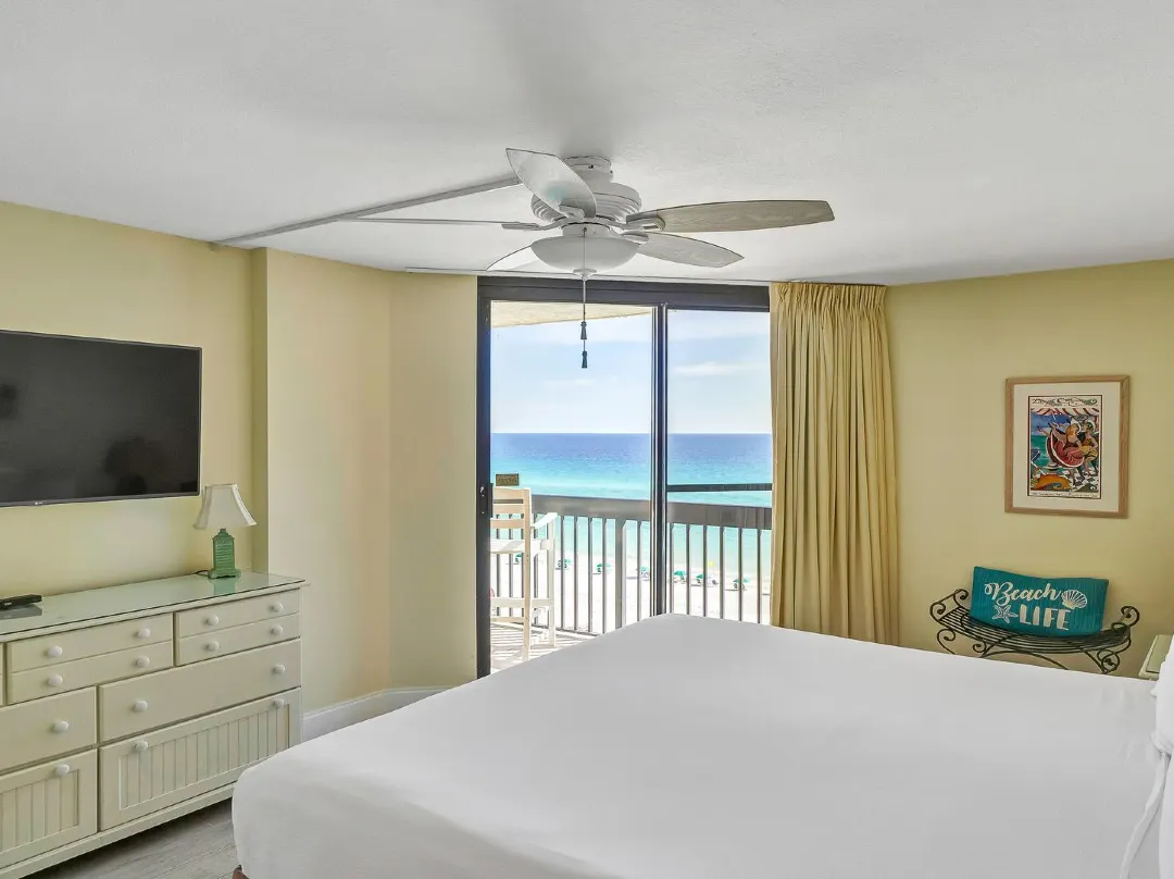 Spacious Layout And Exciting Resort Amenities - Stunning Coastal Retreat - Destin, FL