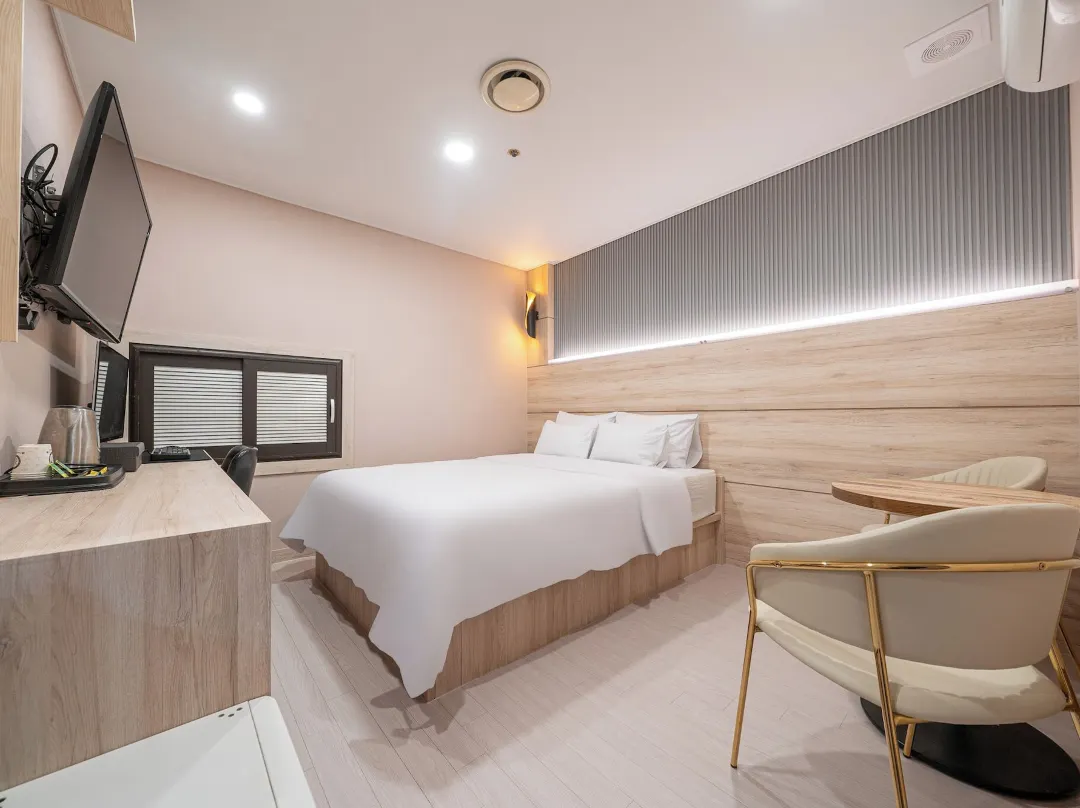 Hwajeong Jun Hotel - 행신3동