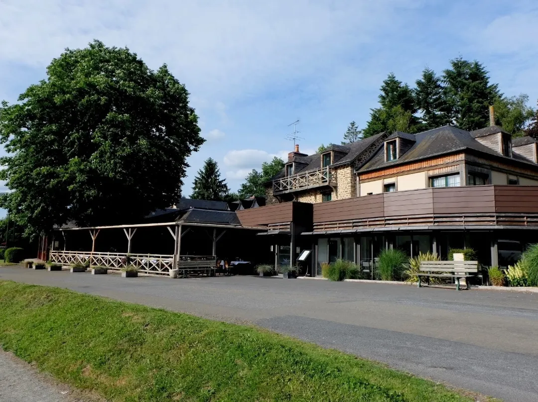 Logis Hôtel Restaurant Beau Rivage - Mayenne