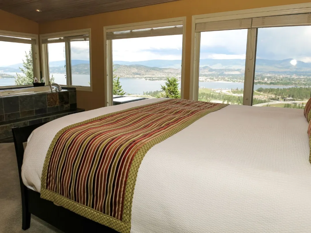 A View Of The Lake Bed & Breakfast - Kelowna