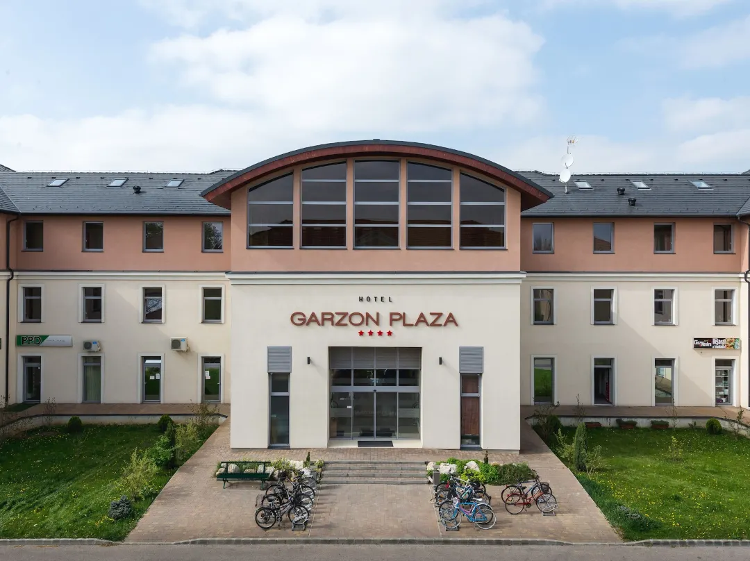 Hotel Garzon Plaza - Győr