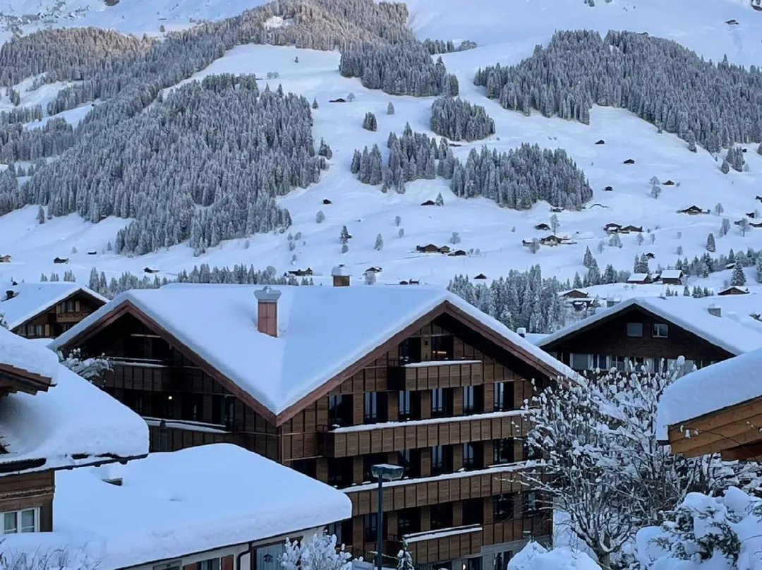 Am Dorfplatz - Lenk im Simmental