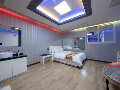 Gongju Q Self Check-in Motel - 공주시