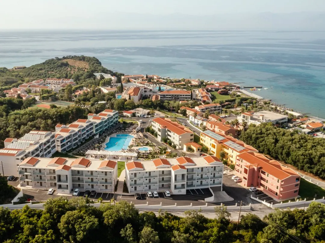 Robolla Beach Aparthotel - Corfou