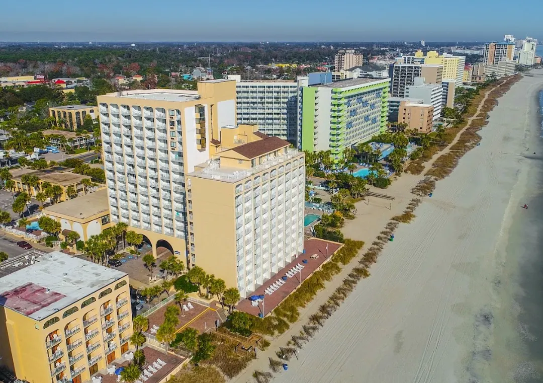 Cozy Balcony And Full Kitchen Amenities - Charming Ocean View Escape - Myrtle Beach, SC