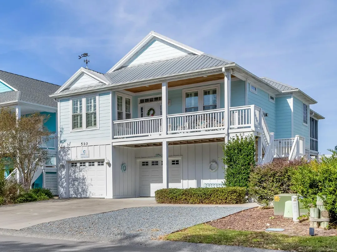 Charming Beachside Retreat With Gated Access - Beautiful Coastal Haven - Kure Beach, NC