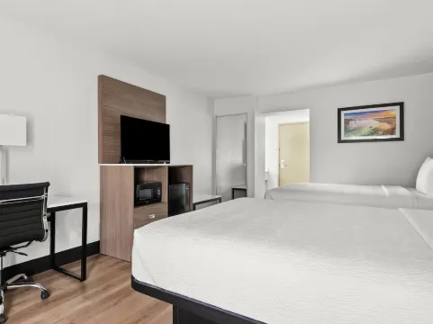 Baymont By Wyndham Batavia - Darien Lake - Corfu, NY