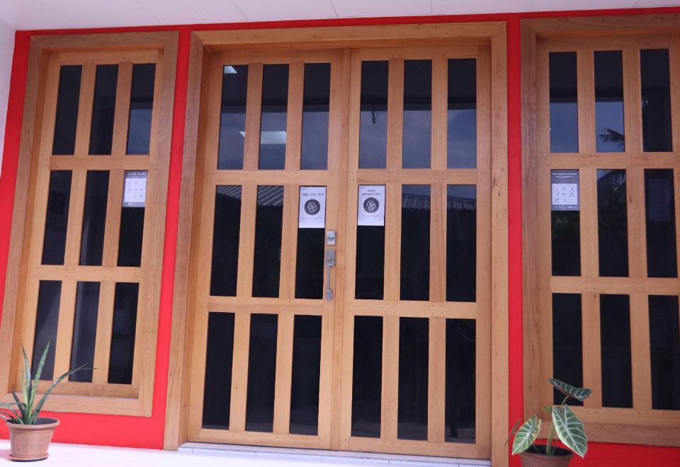 Sri Lankan Wooden Window Frames Designs