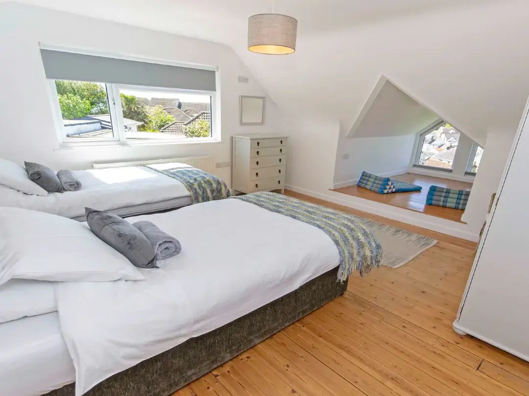 Rooftops, Sleeps 8 | Hot Tub*, Views & Log Burner - Braunton