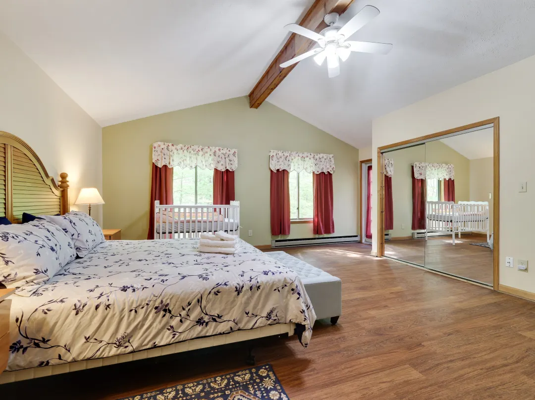 Spacious Deck And Well-equipped Gym - Inviting Mountain Retreat - Pocono Pines, PA